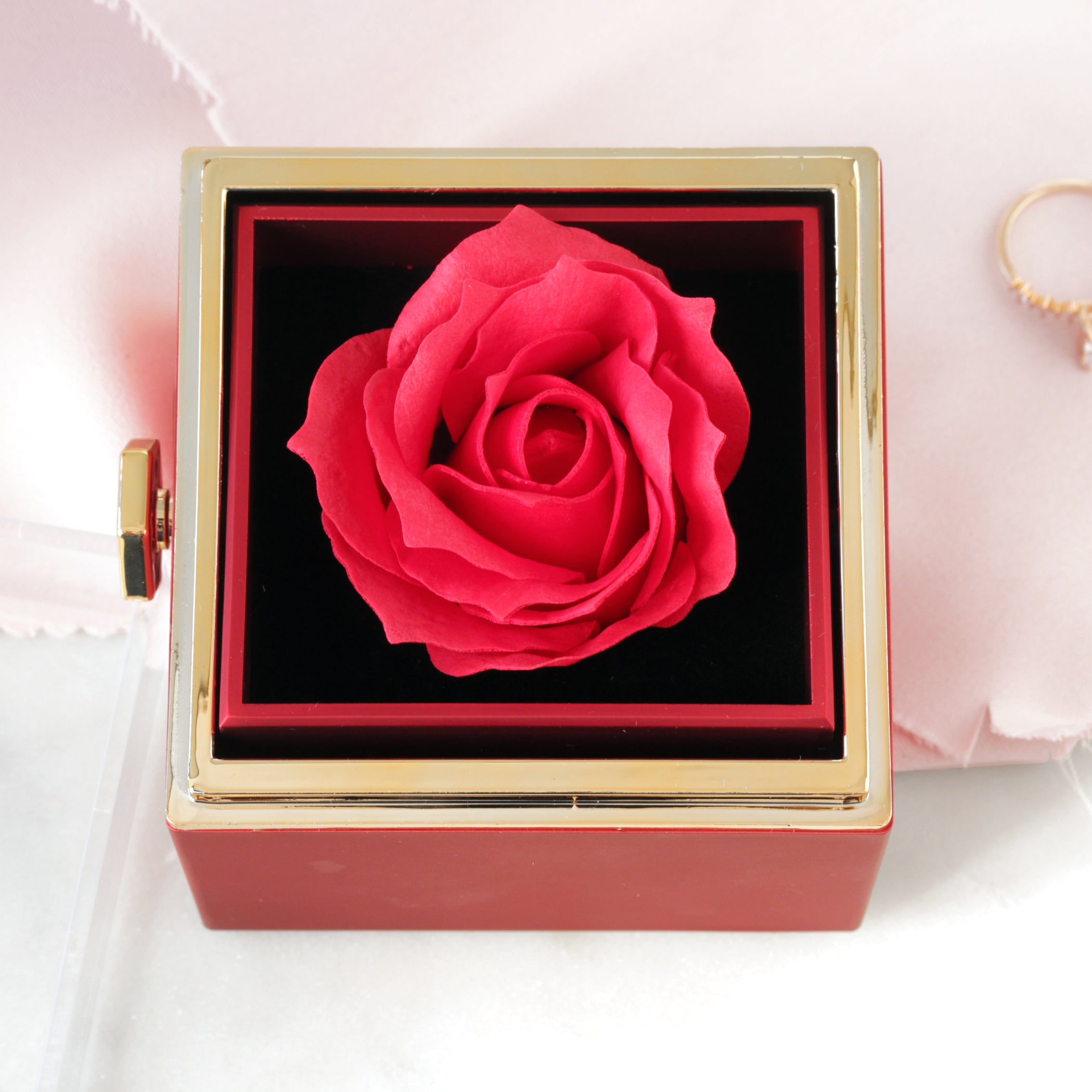 Turning Rose Proposal Ring Box - Jewelry Box | sillyshinydiamonds