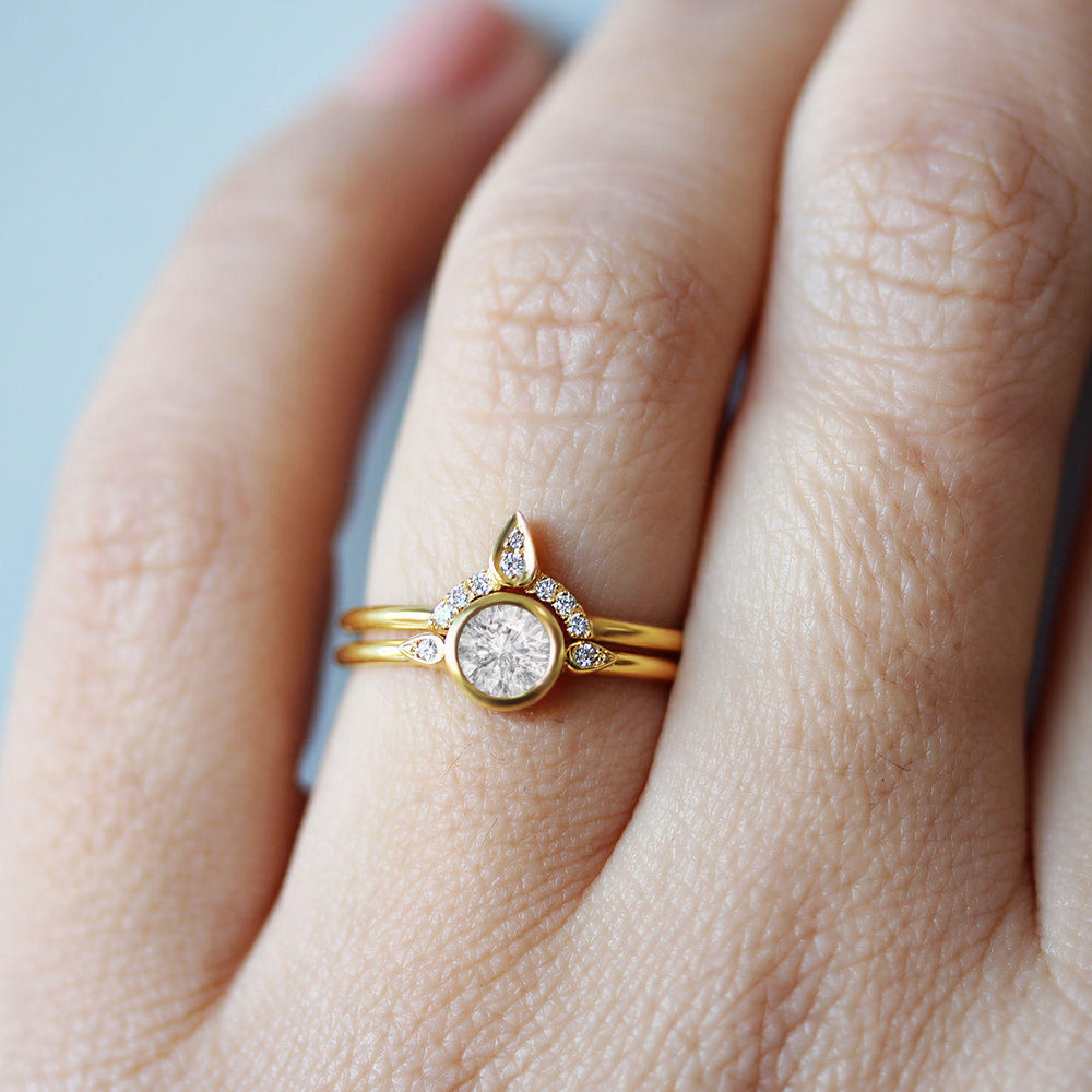 Kiss Plus, Solitaire Diamond Engagement Ring ♥ | sillyshinydiamonds